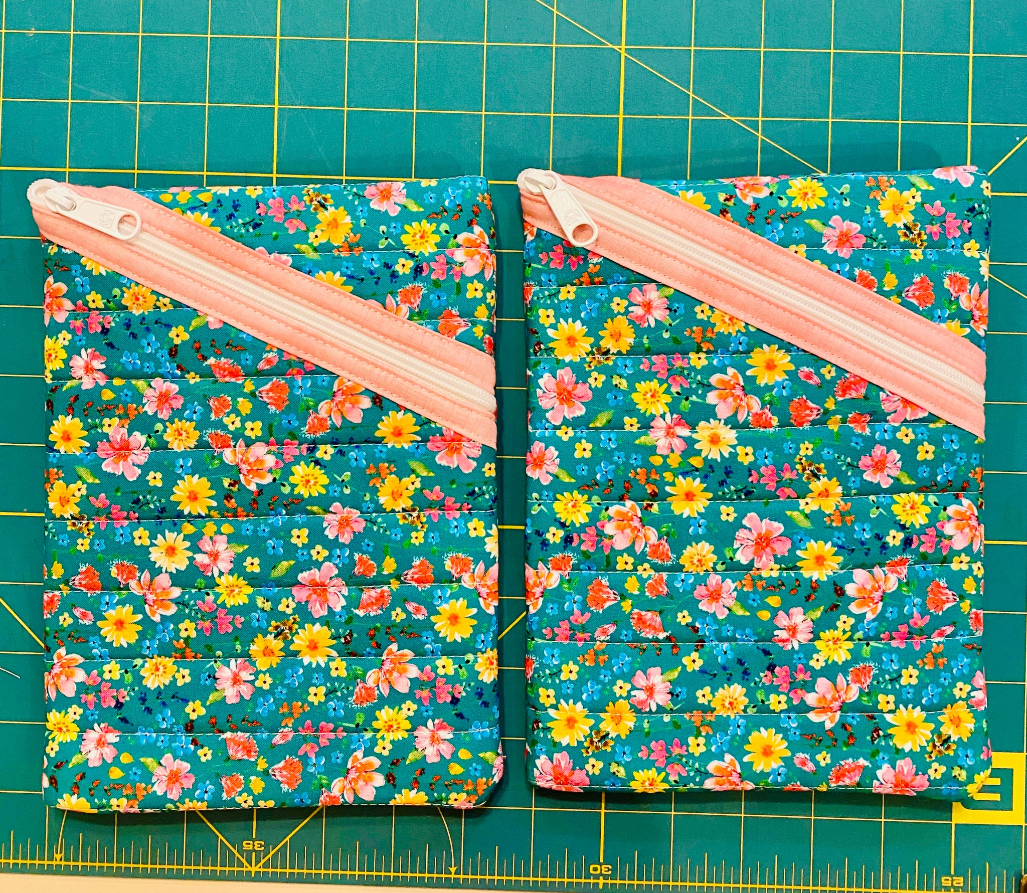 Diagonal Zipper Pouches – Come Stitch With Me